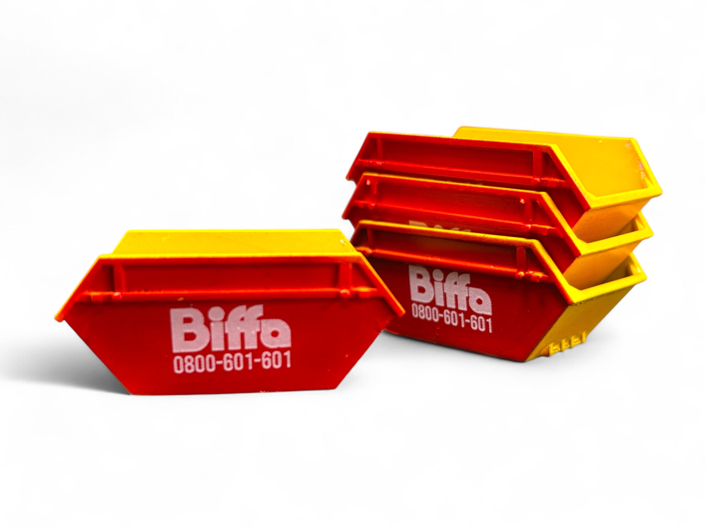 Stackable Skips - Biffa Red - O Gauge – Bunters Yard