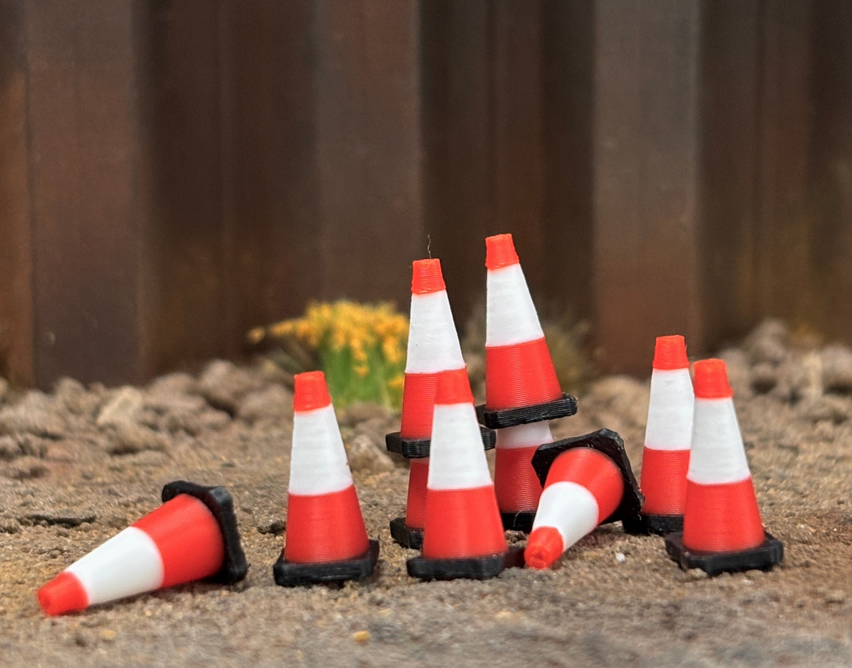 Traffic Cones - Red/White O Gauge – Bunters Yard